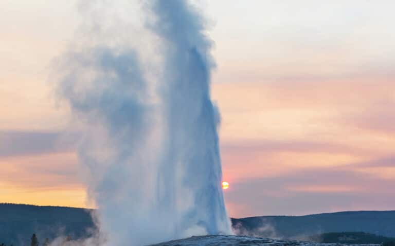 Yellowstone: Opening and Closing Dates, Seasons & Hours